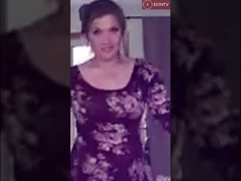 DARBUKA ILE MUHTESEM OYUNUYOR (ORYANTAL)