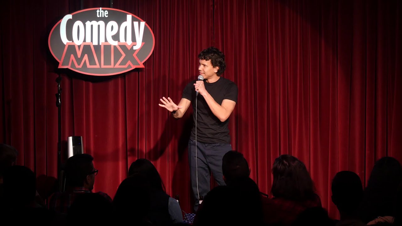 Hector Rivas at The Comedy Mix - YouTube