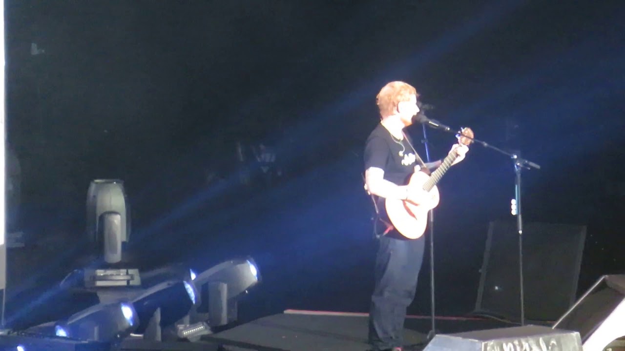 Ed Sheeran- Perfect Live Performance - YouTube