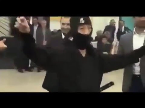 Düğünde Çifte Telli Oynayan Ninja