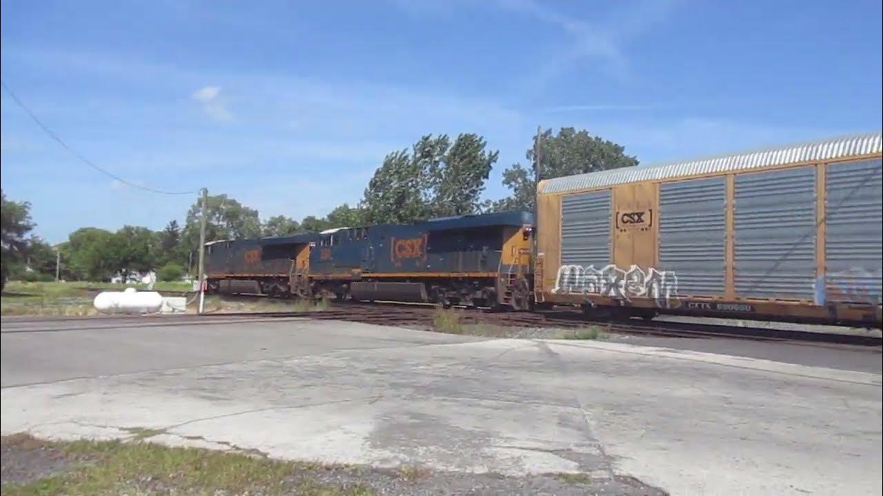 (9-3-2023) CSX westbound turning northbound autoracks train in Fostoria Ohio. - YouTube