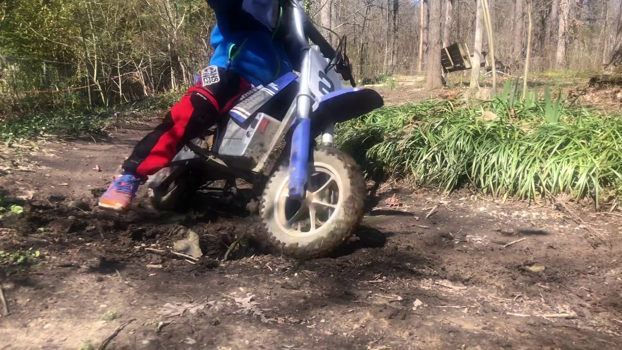 Razor dirtbike ride - YouTube