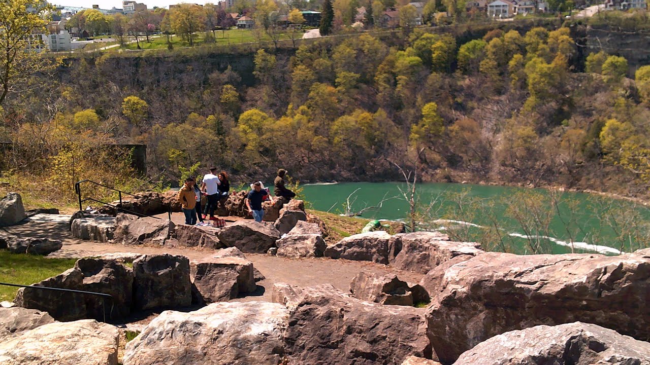 Still Scenes of Niagara: Recreation trail along Whirlpool Street - YouTube