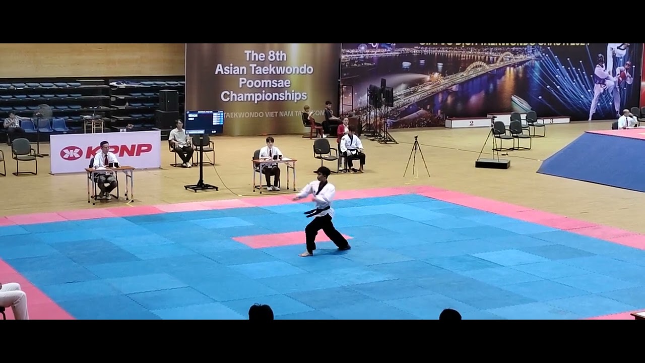 TAEKWONDO CHAMPION KOREAN MALE WANJIN KANG - YouTube