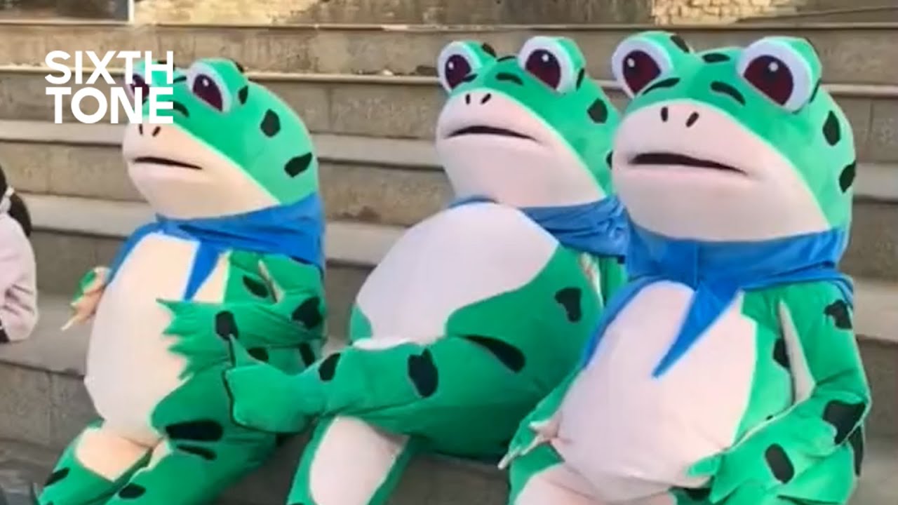 A Plague of Viral Frogs Takes Over China’s Streets - YouTube