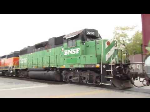 BNSF 2286 Burlington Northern GP38-2 trails on BNSF local - YouTube