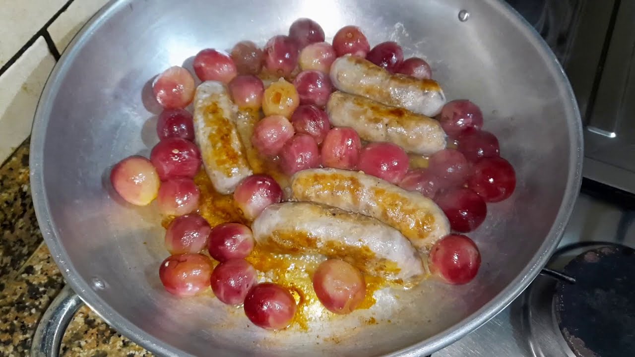 SALSICCIA E UVA ROSATA..RICETTA FACILISSIMA DA REPLICARE - YouTube