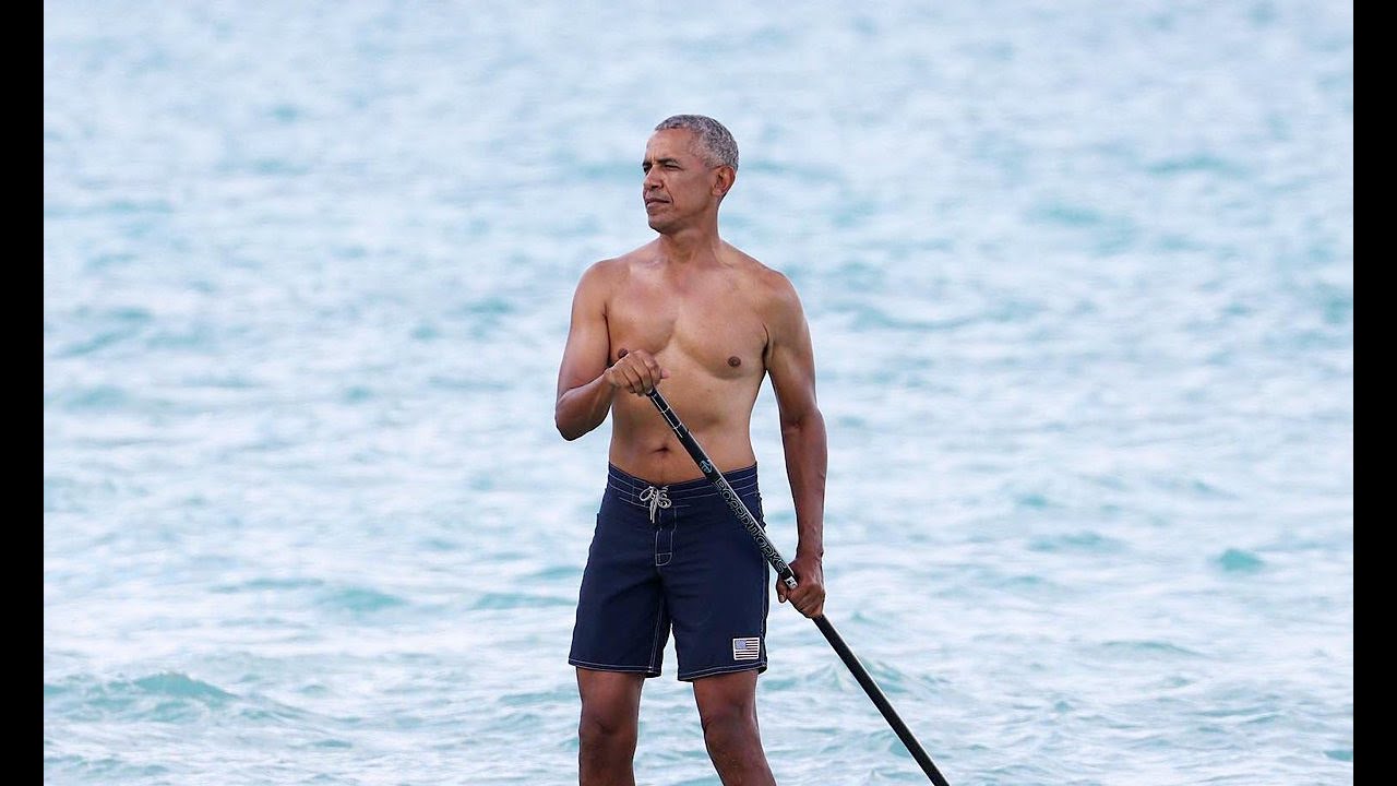 Barack Obama soaks up the sun shirtless in Hawaii - YouTube