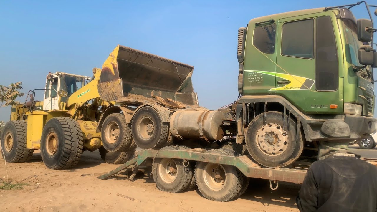 Best Operator Skill Wheels Loader Push-up Truck On Trailer - YouTube