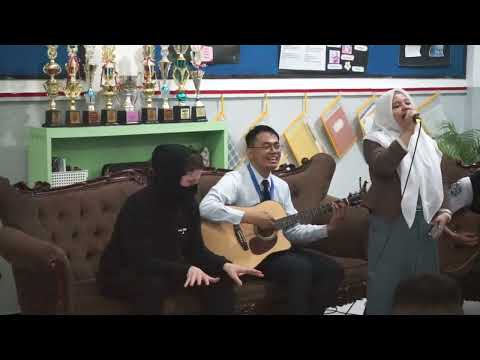 Alan Walker - In your Eye with Sir Tri Adinata,Kesya & AL-AZHAR Students II SMA AL - AZHAR MEDAN