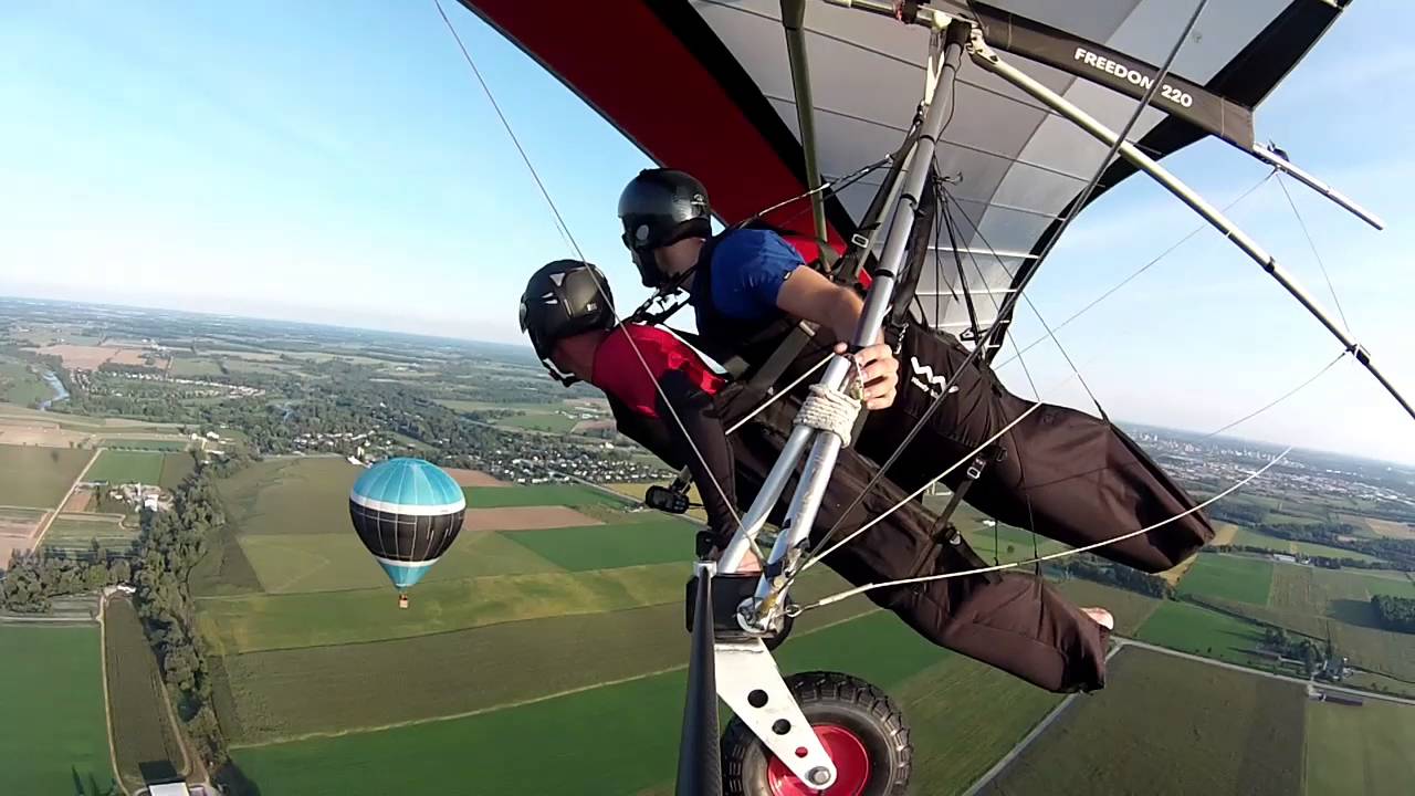 Buzzin a hot air balloon with the hang glider - YouTube