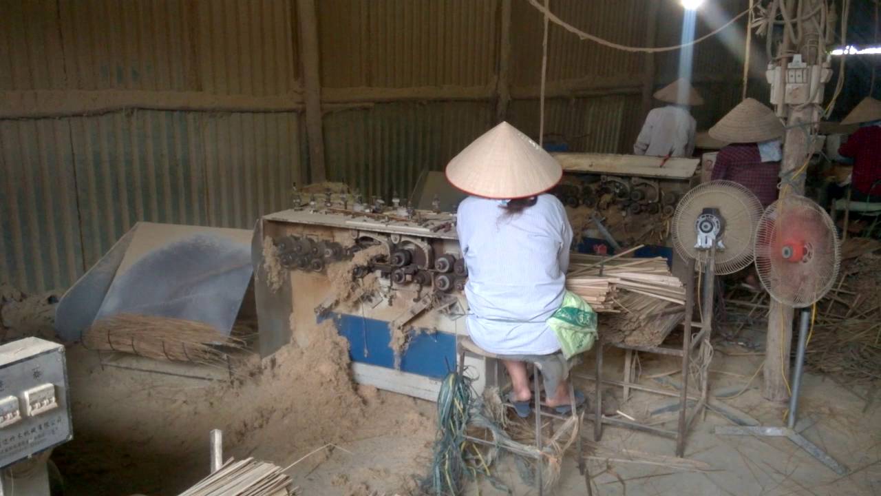 Round Bamboo making machine - YouTube
