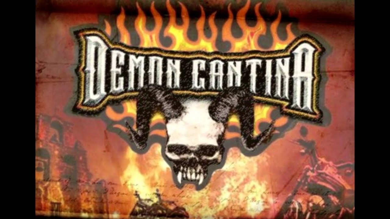 HHN 15: Demon Cantina Que Line Video - YouTube