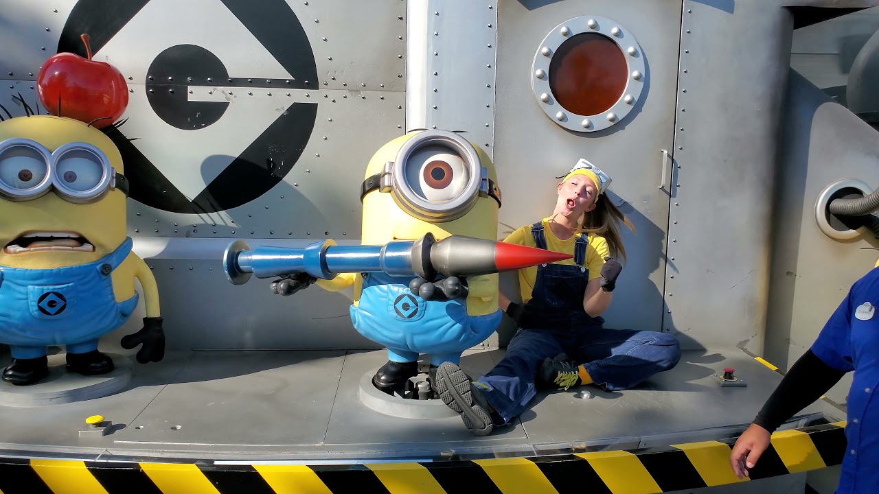 Minion parade in uhd. Universal Studios Orlando, Florida - YouTube