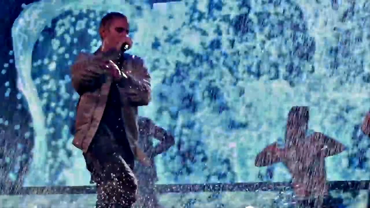 Justin Bieber - Sorry (Purpose Tour Montage) - YouTube