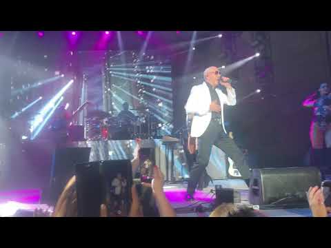 Pitbull “International Lover” Live