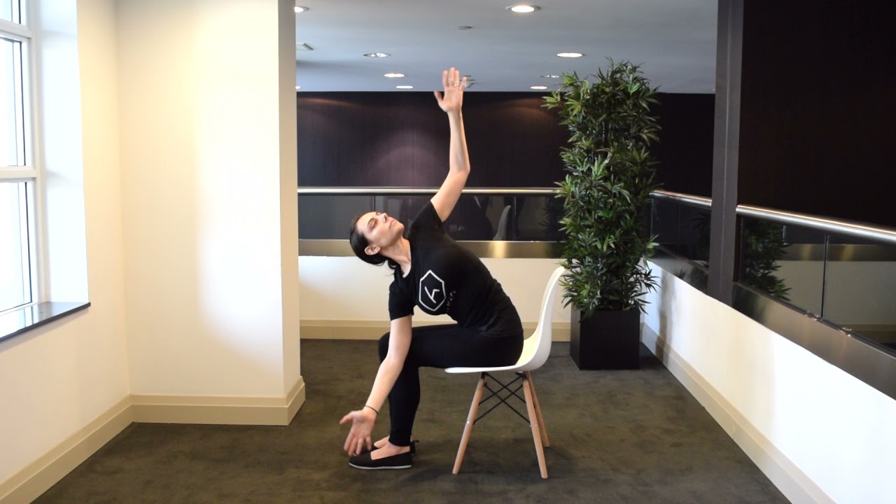 1 Minute Office Chair Yoga - Yoga at your Desk - Work from Home - Flow ...