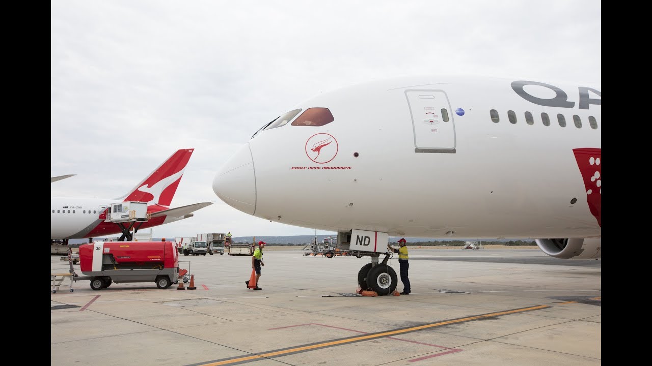 Qantas launches new Perth-London route - YouTube