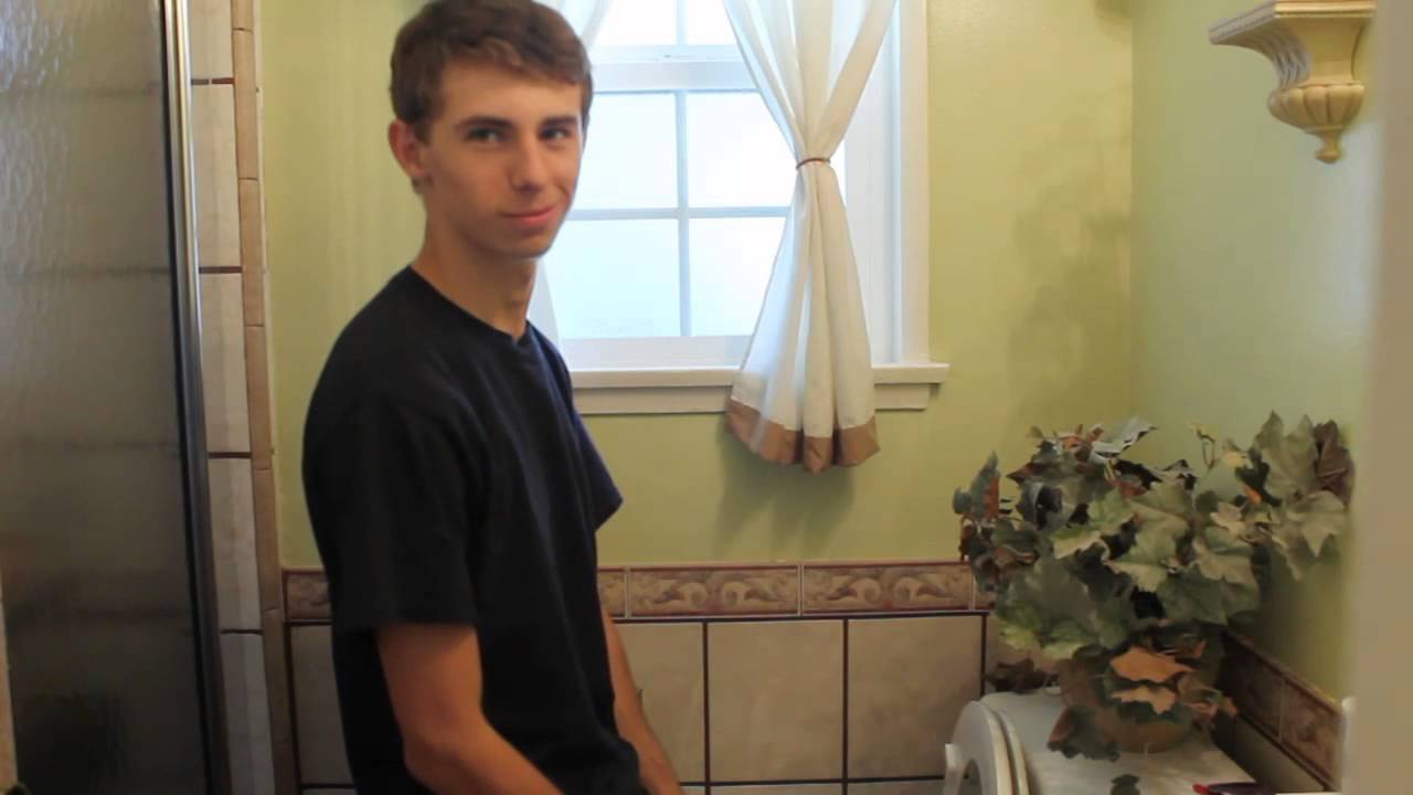 Awkward: Bathroom Situations(Skits) - YouTube
