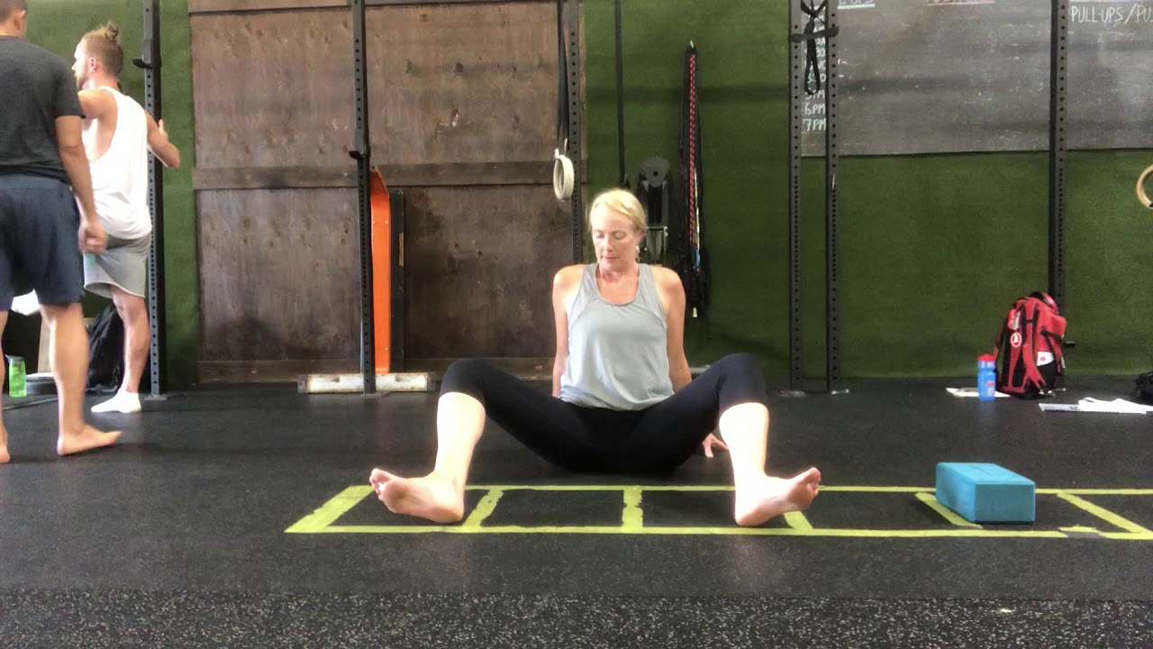 Bear sit PAILs RAILs with hip IR kinetic stretch - YouTube