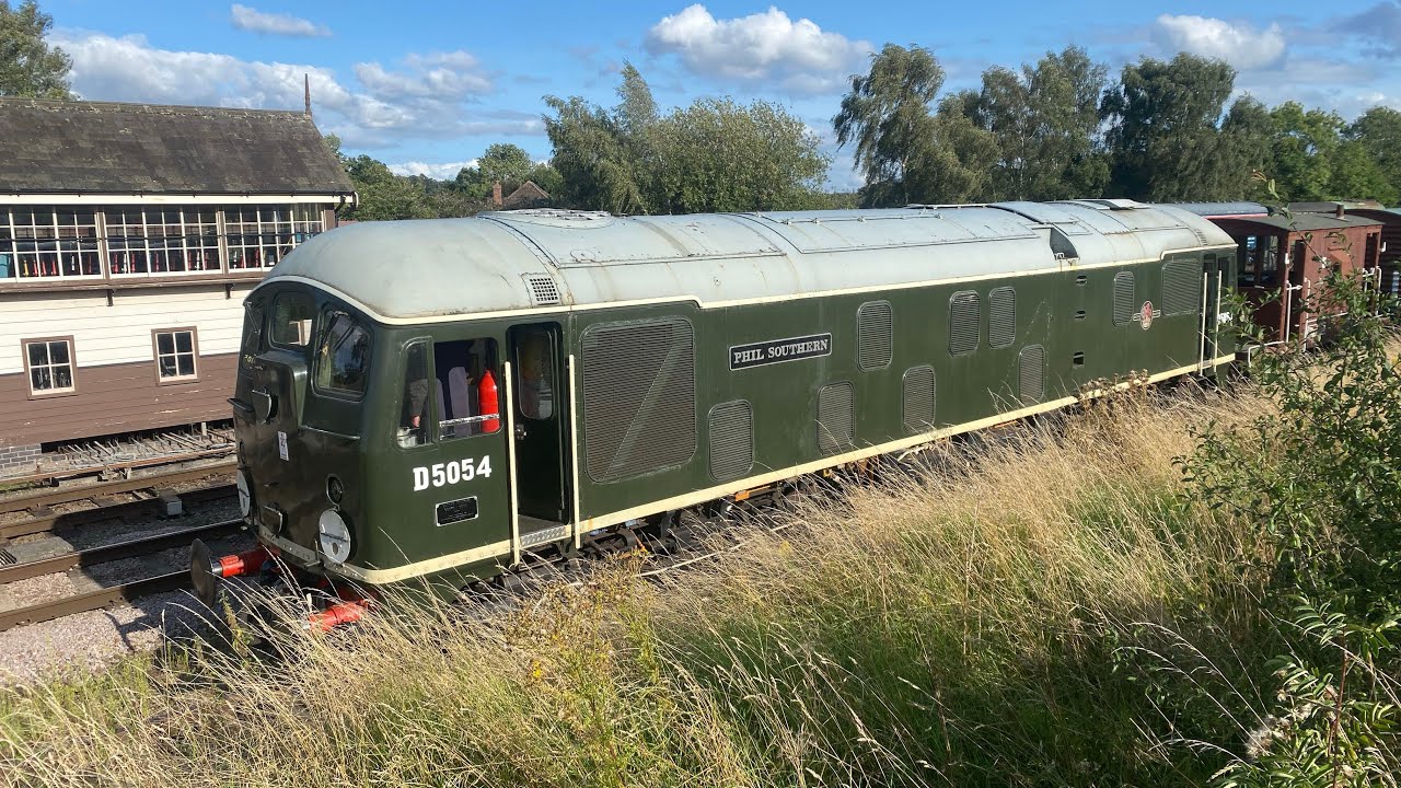 Class 24 in the Quorn & Woodhouse sidings with a Class 37 leaving the ...
