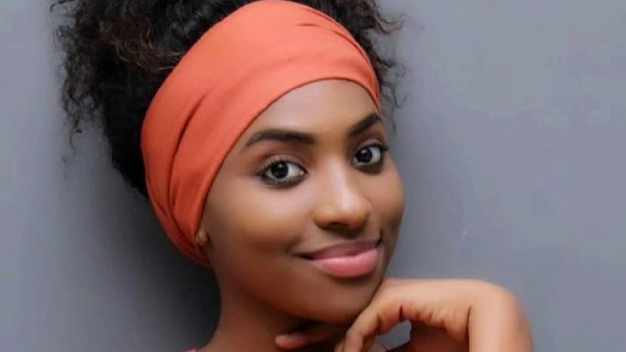 Decouvrez la vraie vie D'amy Léa serie Karma - YouTube