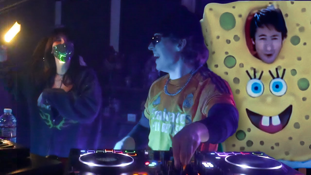 Aethel's 'Ana Spongebob' Remix During DJ Set - YouTube