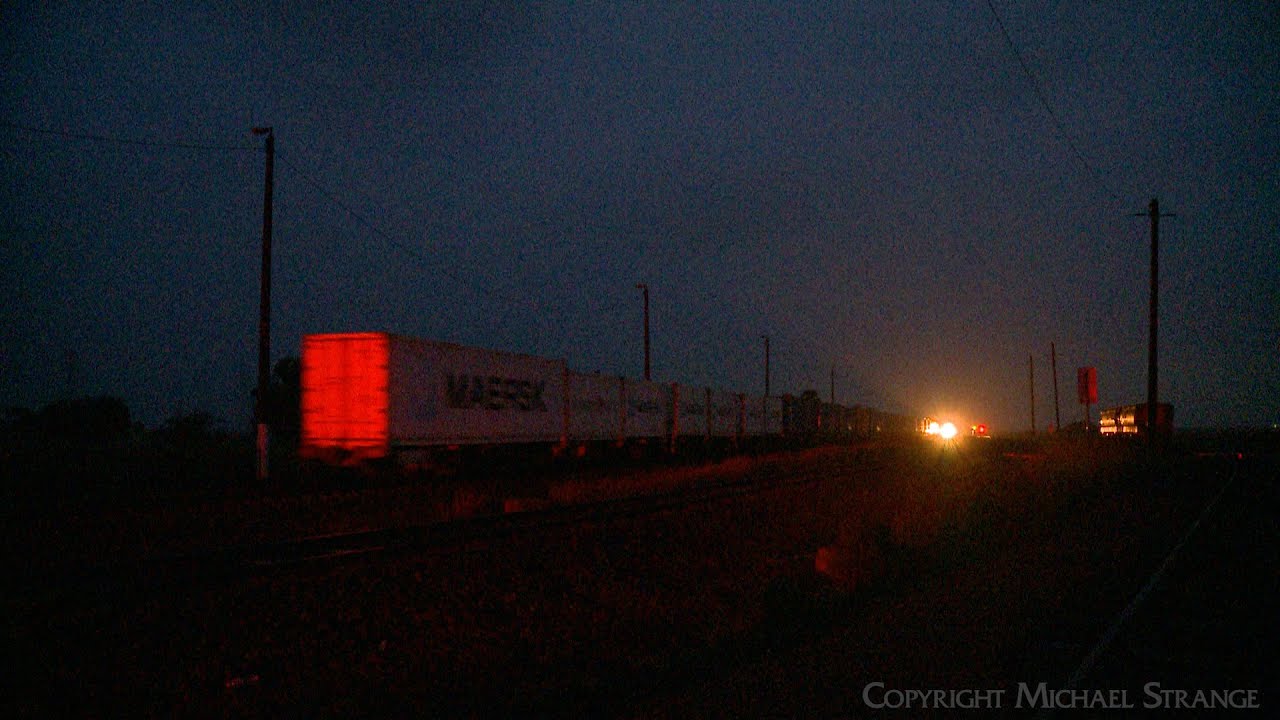 QUBE 6KM1 Refrigerated Container Train From Bordertown - RL310 & G521 ...