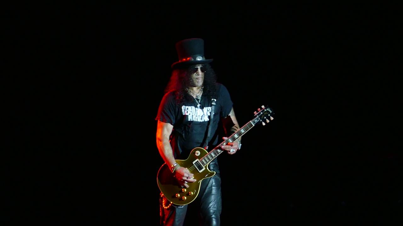 Guns N' Roses - Slash Guitar Solo - San Diego Aug 2016 at Qualcomm ...