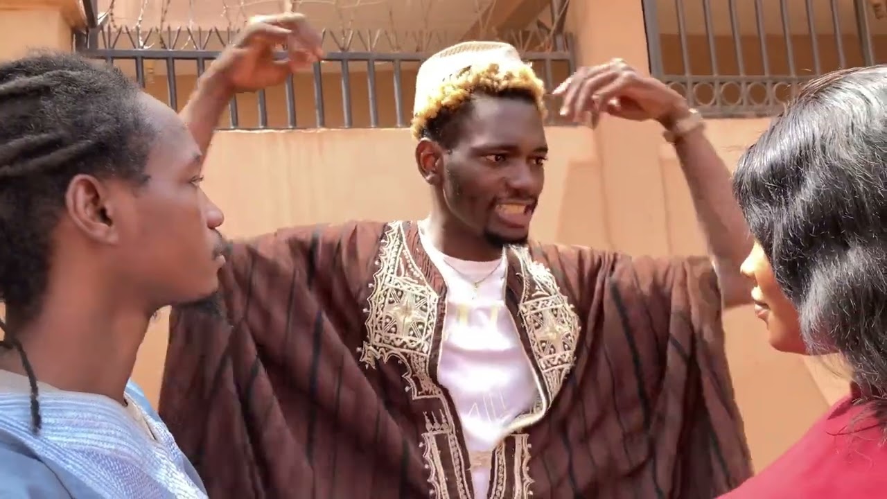 Traoré drague une grosse fille (Apoutchou)😂 - YouTube