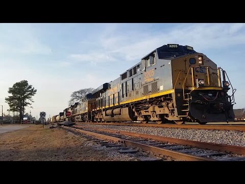 {3205} CSX Q400-14 With An Over Axel Train/The L&N Sticker Unit ...