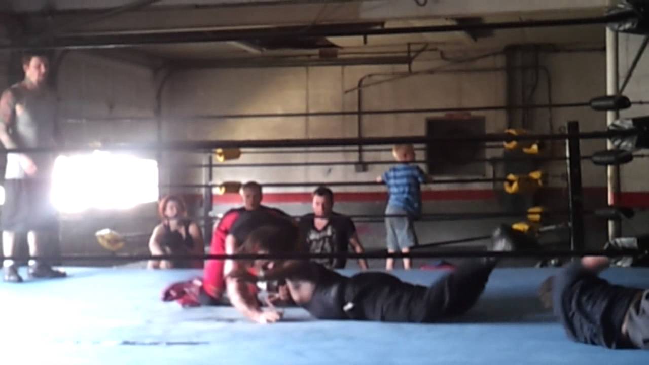 Spinning suplex - YouTube