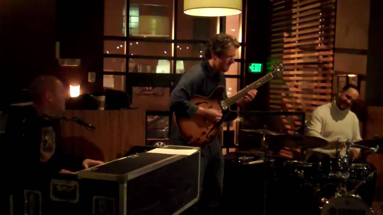 Paul Pieper - Solo on "Creepin" - YouTube