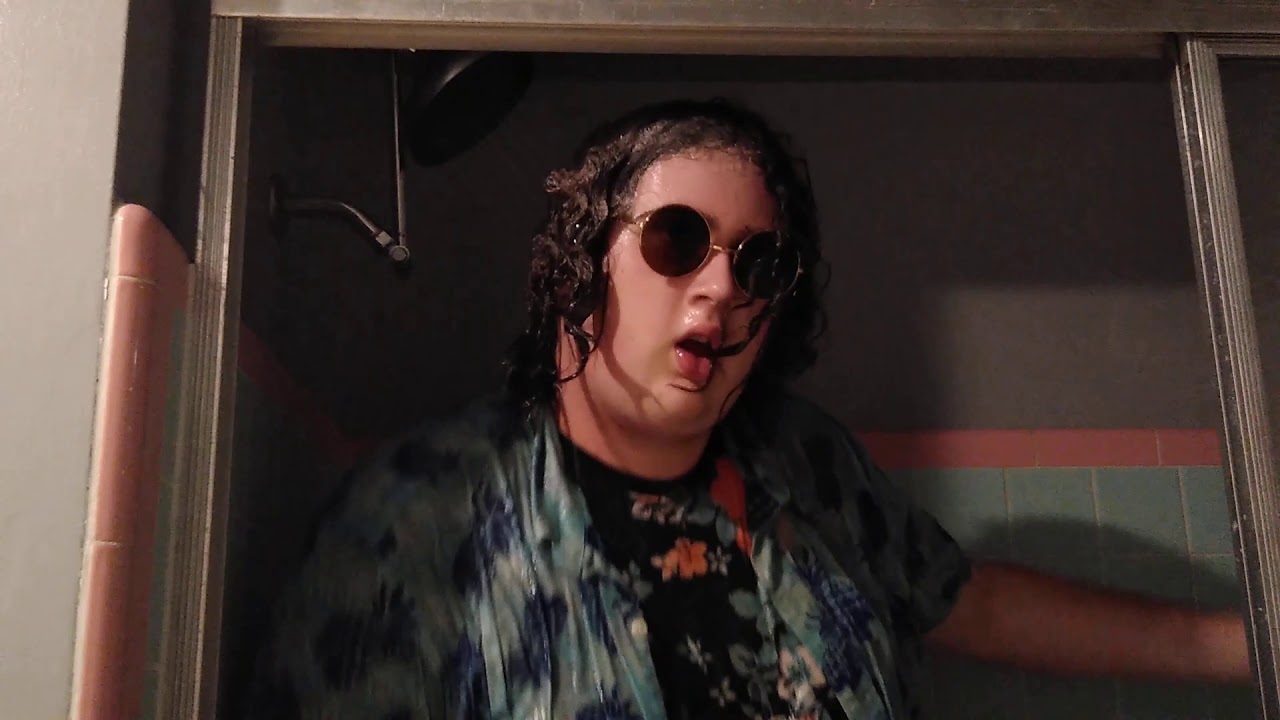 Jacob Shaw takes a shower - YouTube