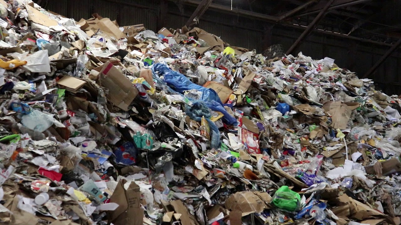 Oregonians wrongly mix trash, recycling - YouTube