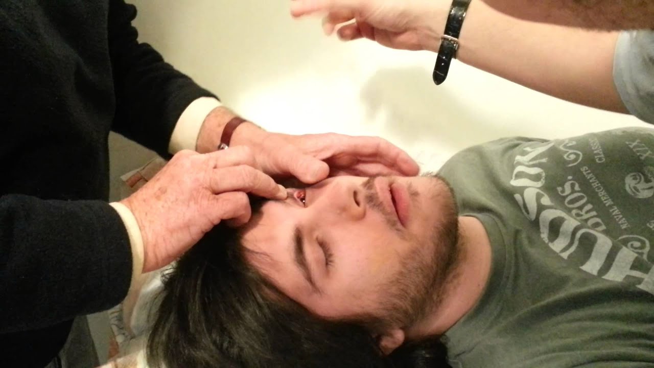 How To Put Contact Lenses In Like A Professional YouTube how-to-put-contact-lenses-in-like-a-professional-youtube