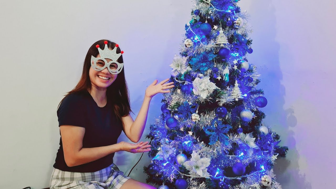 Let's Put Together and Decorate my First Ever Christmas Tree 🎄 🎅 - YouTube