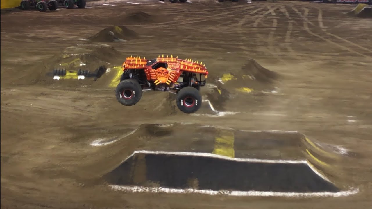 Monster Jam Oakland, CA Max-D Fire Freestyle 2-15-20 - YouTube