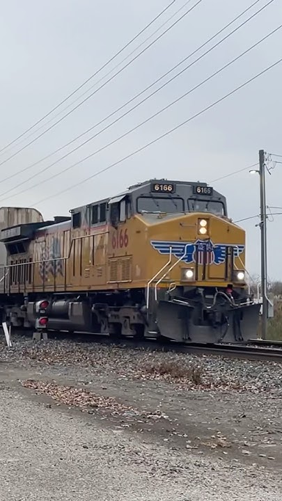 UP 6616 (ex-SP 115) leads CPKC 734! #shorts #trains #unionpacific #railfanning - YouTube
