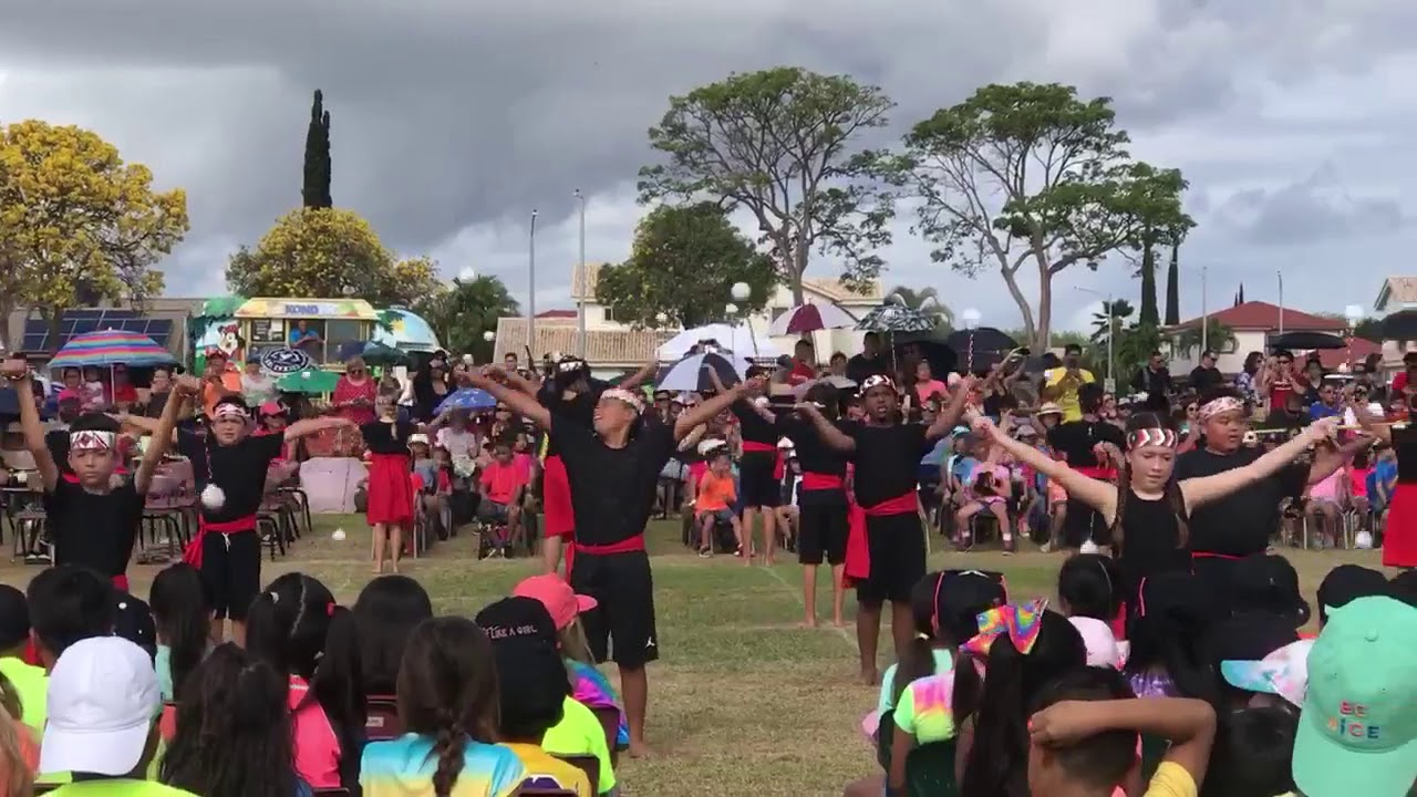 Maddie dancing in Holomua Elementary 4th grade May Day program - YouTube