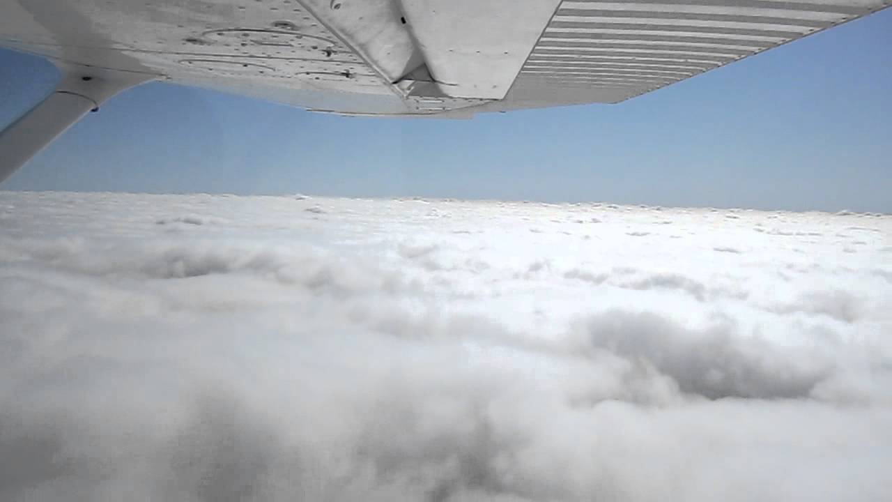 VFR on Top. Amazing Clouds. Cessna 172. - YouTube