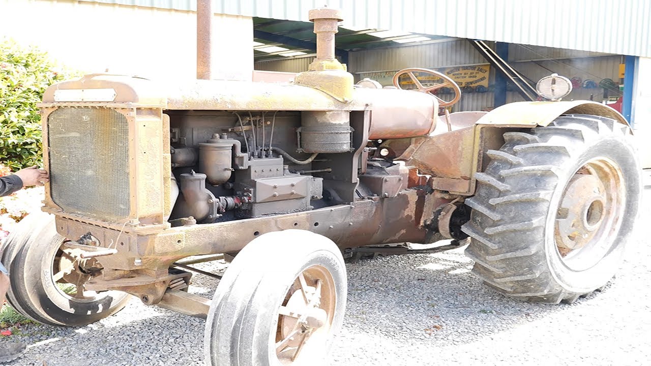 1935-40 McCormick Deering WD-40 Tractor Startup in Geraldine - YouTube