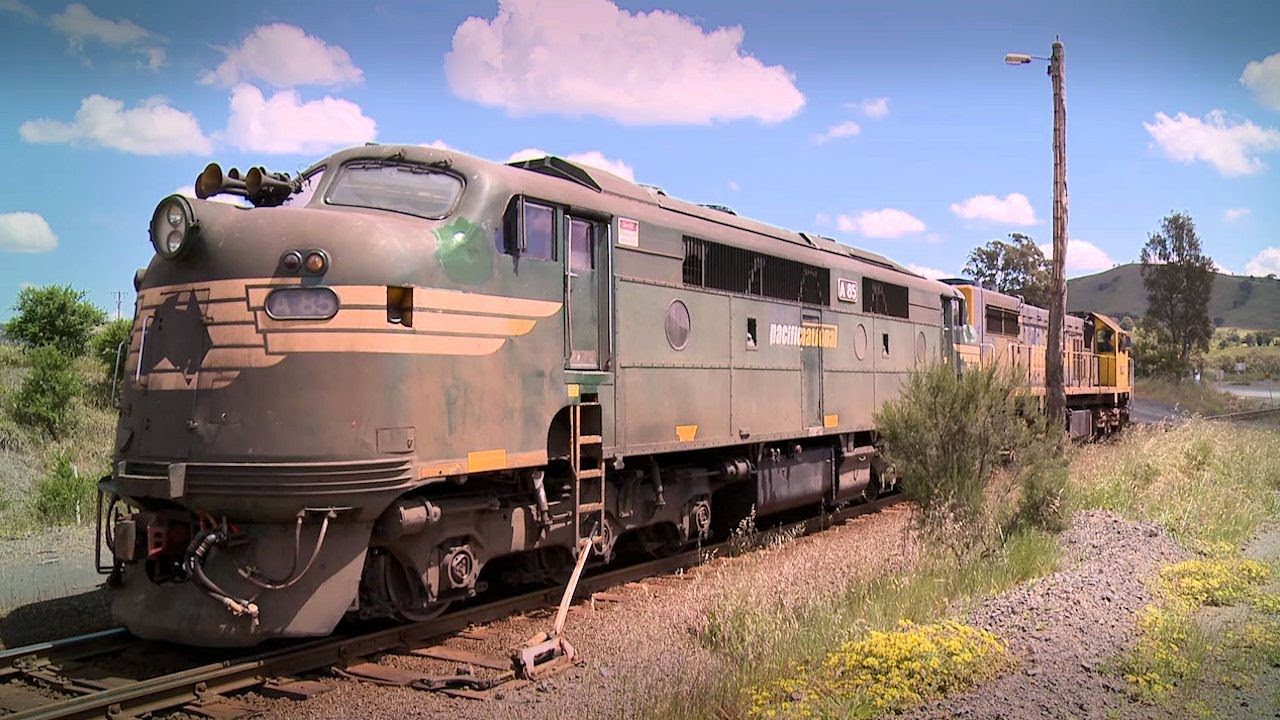X41 + A85 at the Apex Gravel Sidings - PoathTV Australian Railways and ...