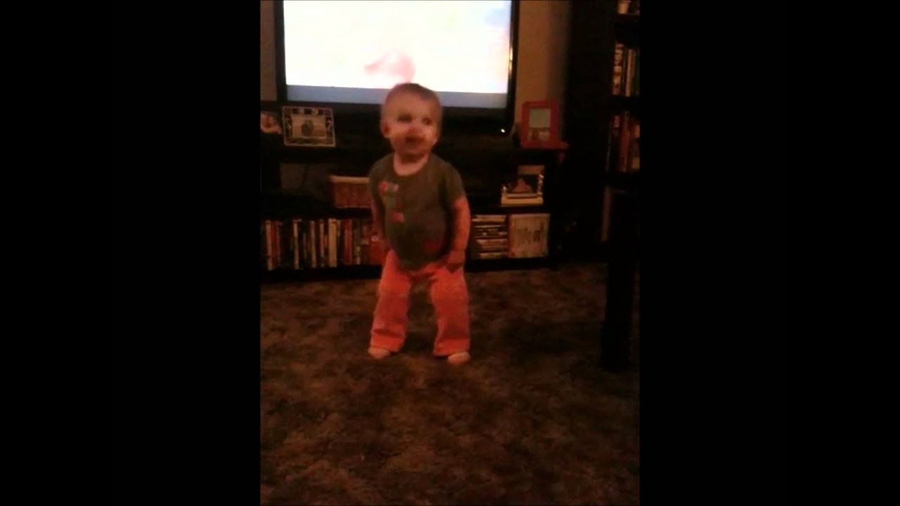 Hilarious Baby Dancing (Low Song) - YouTube