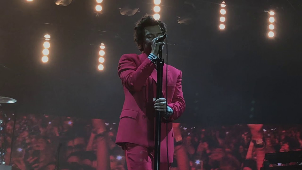Harry Styles - What Makes You Beautiful (09.04.18) - YouTube