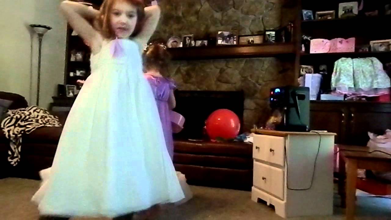 Piper 7th Birthday - Dancing - YouTube