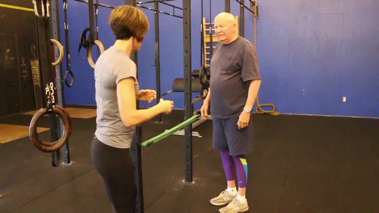 Banded Leg Press - YouTube