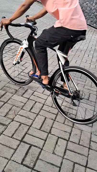 roadbike java vittoria carbon - YouTube