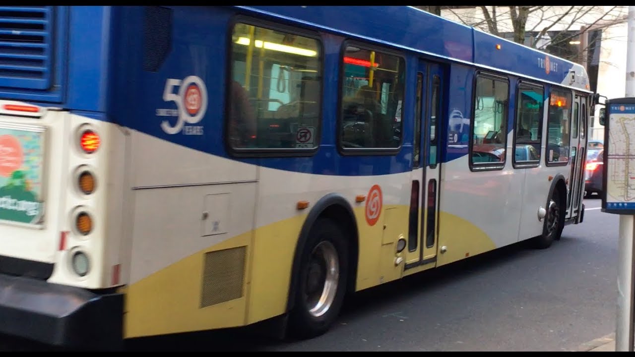 TriMet 2008 New Flyer D40LFR #2916 on line 96 - YouTube
