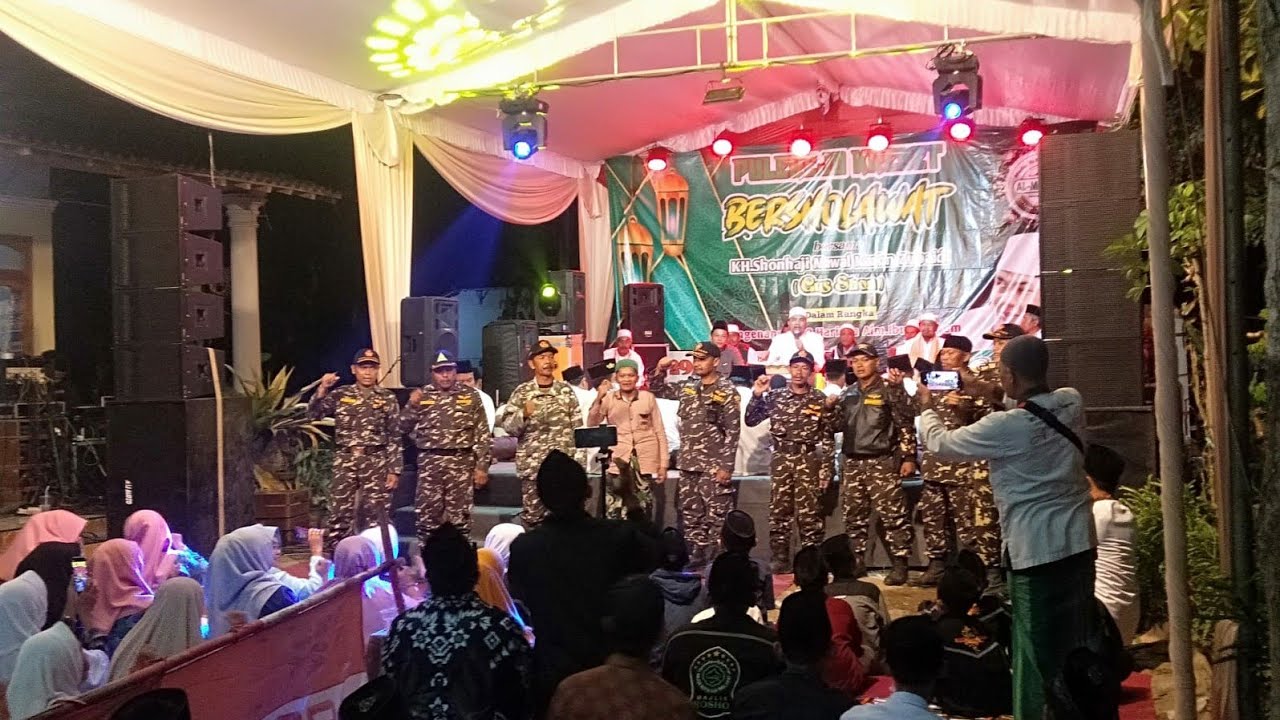 AL mughits(BANSER ber sholawat) - YouTube